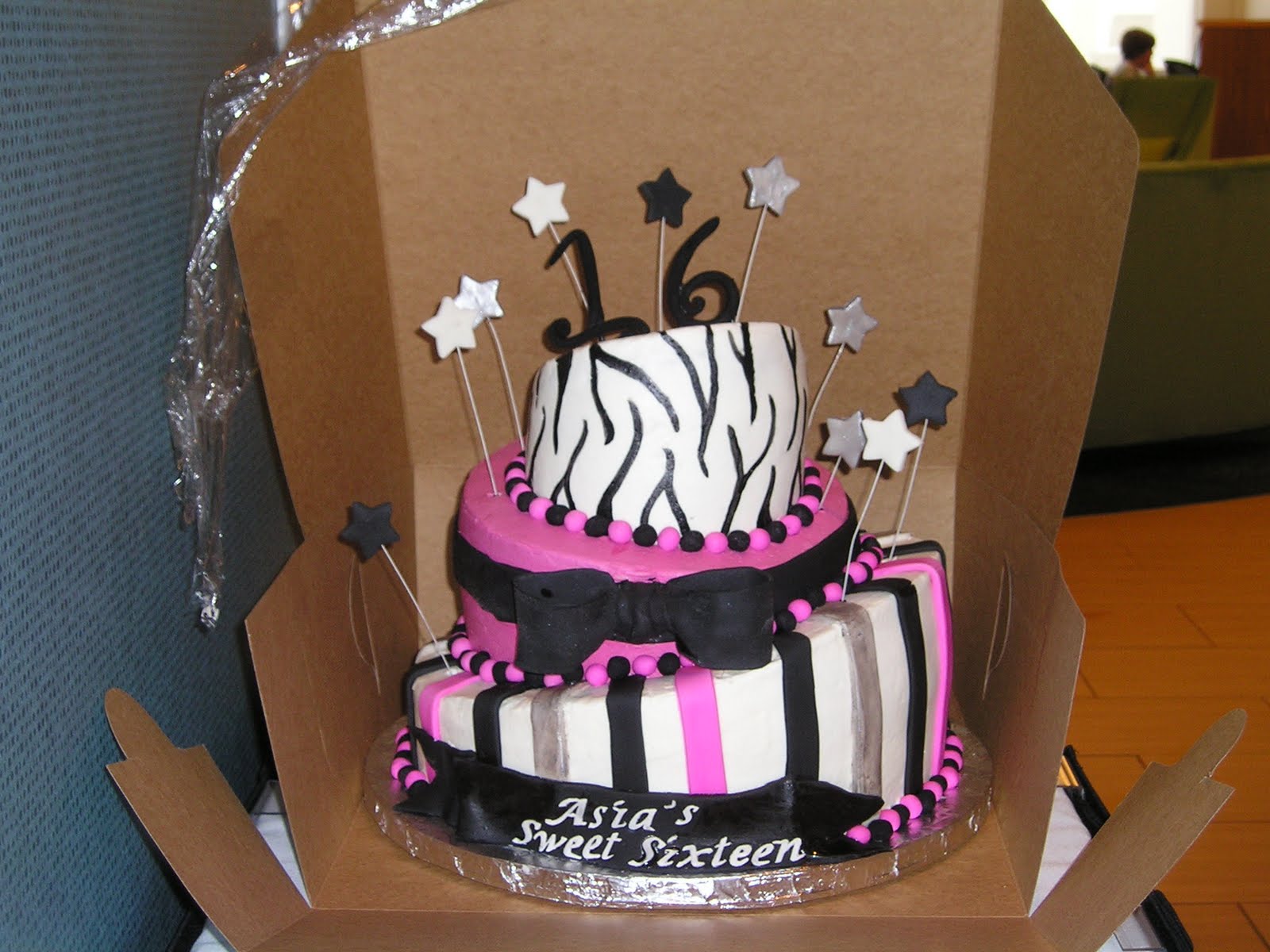 DEE-licious Cakes: Sweet Sixteen Cake