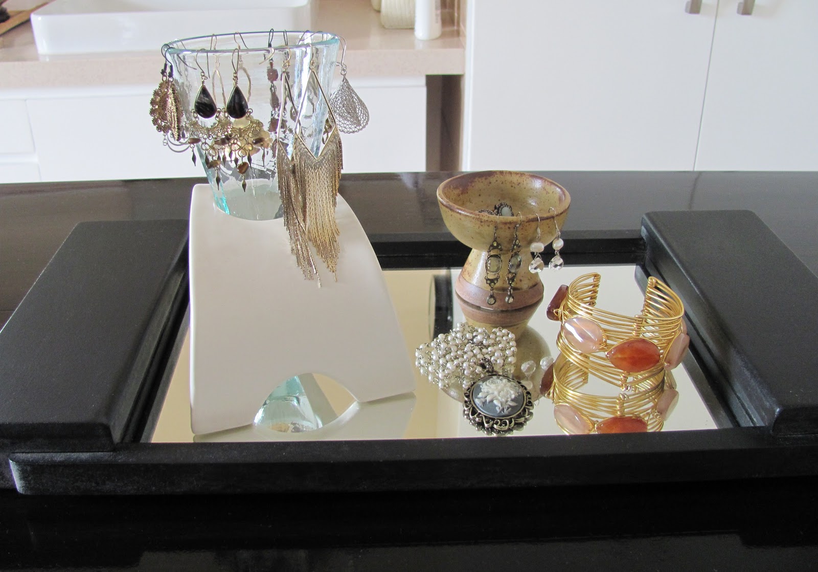 40 and beyond ...: A Bit of Styling: Cake Stand