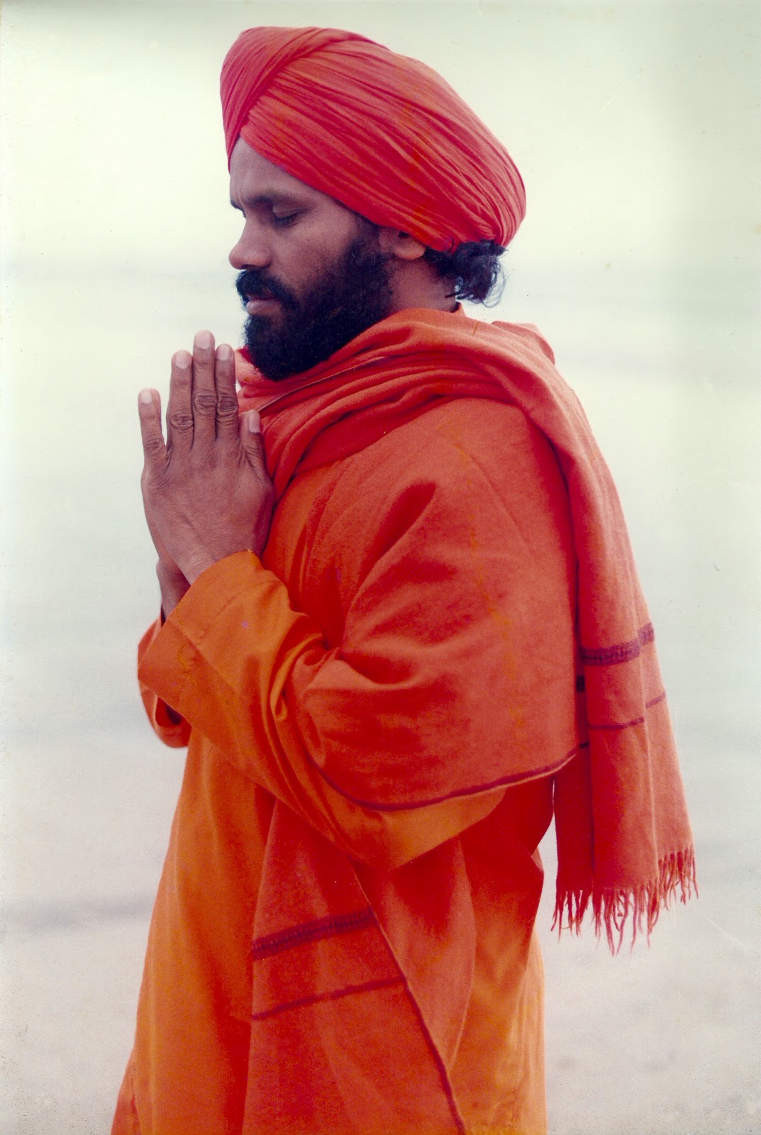 FORMAÇÃO DE PROFESSORES DE YOGA - ANANDA MARGA