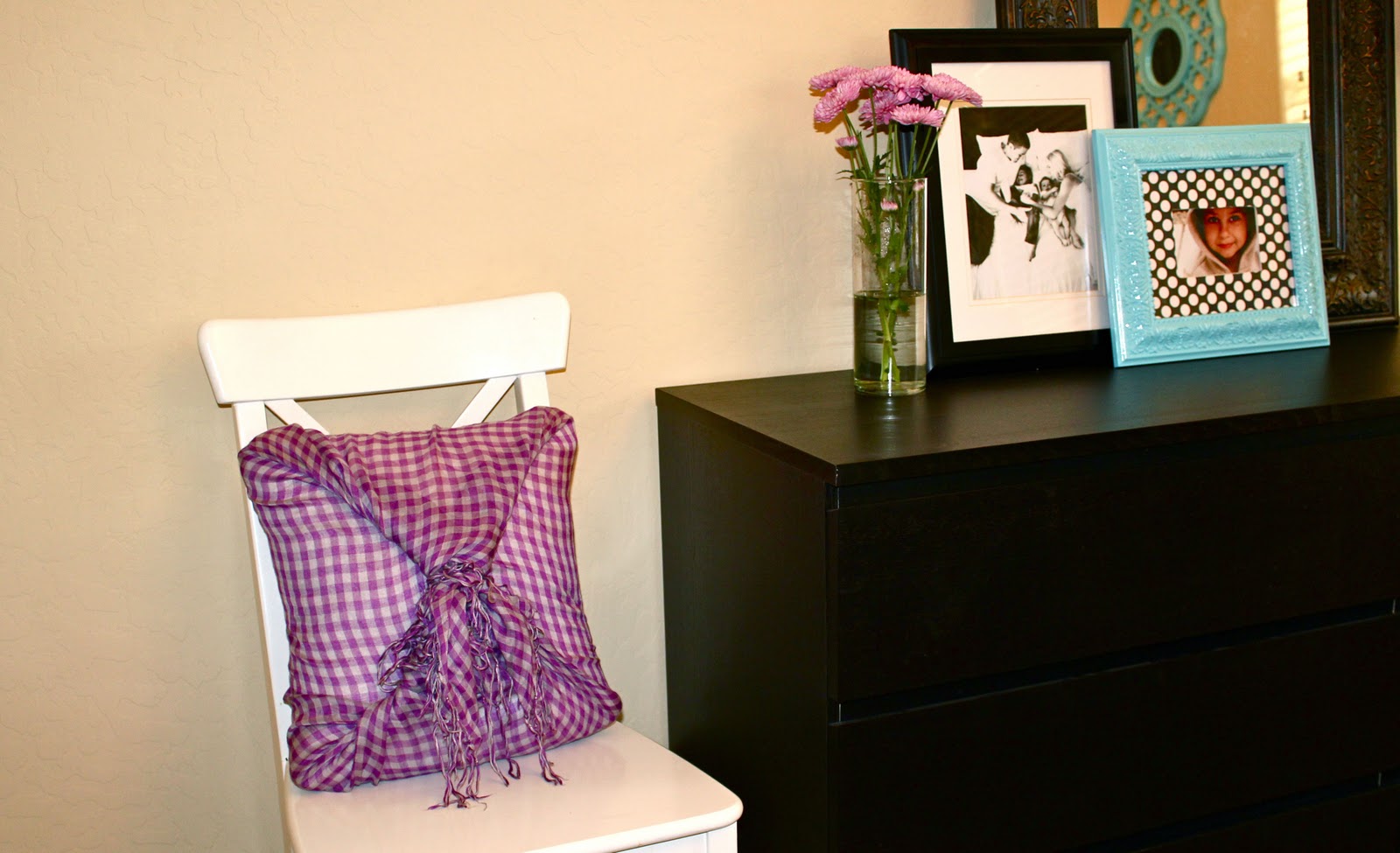Swirls of Happy: DIY Scarf Pillows