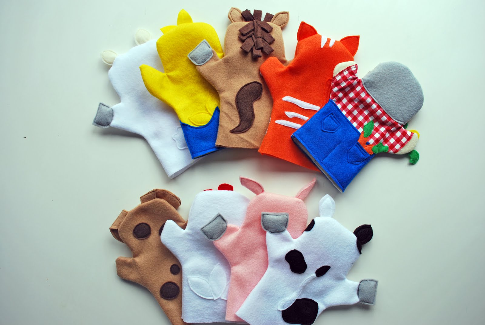 Larissa Another Day: Old MacDonald Puppet Tutorial and Pattern