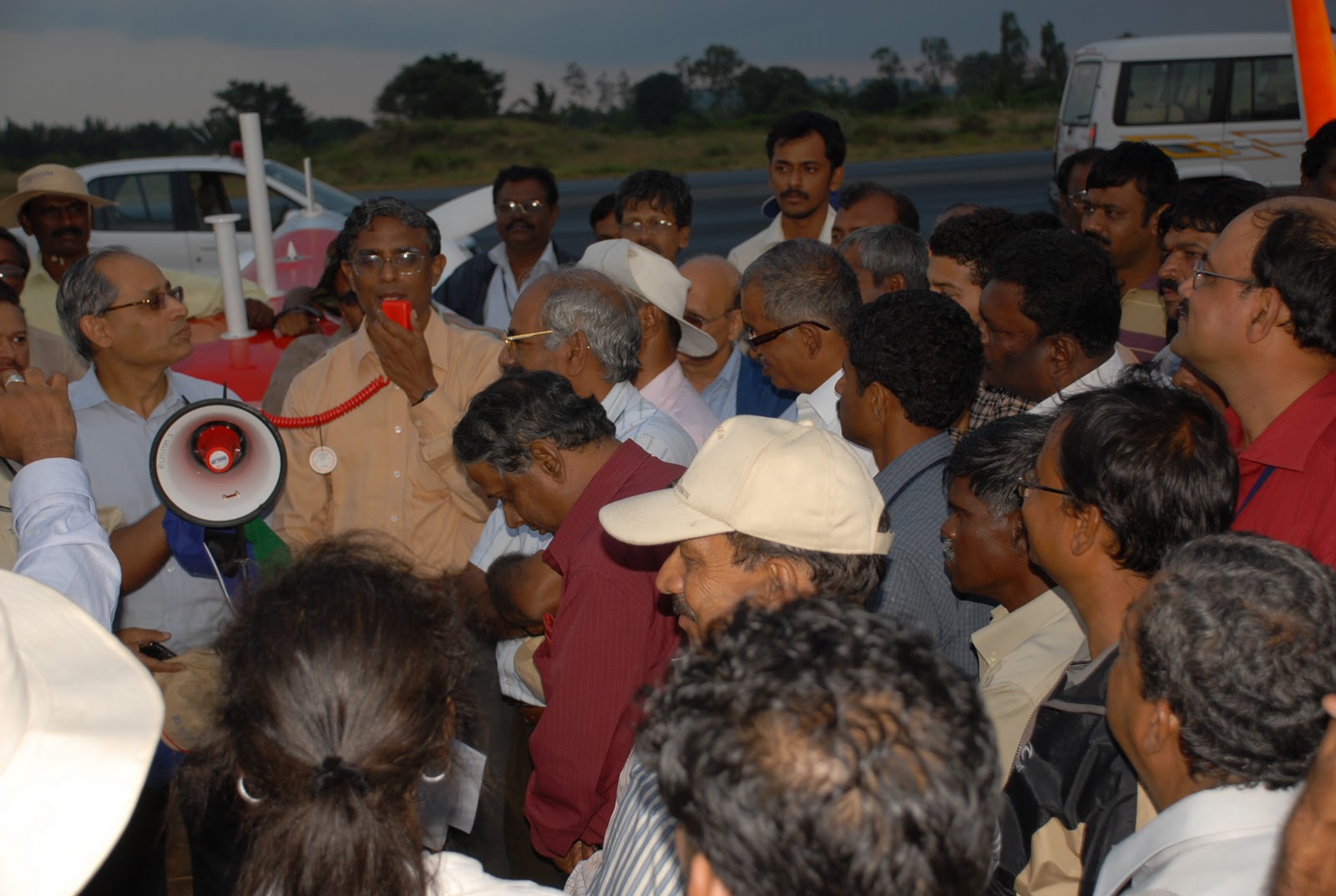 Tarmak007 -- A bold blog on Indian defence: Rustom-1 was a dream flight ...