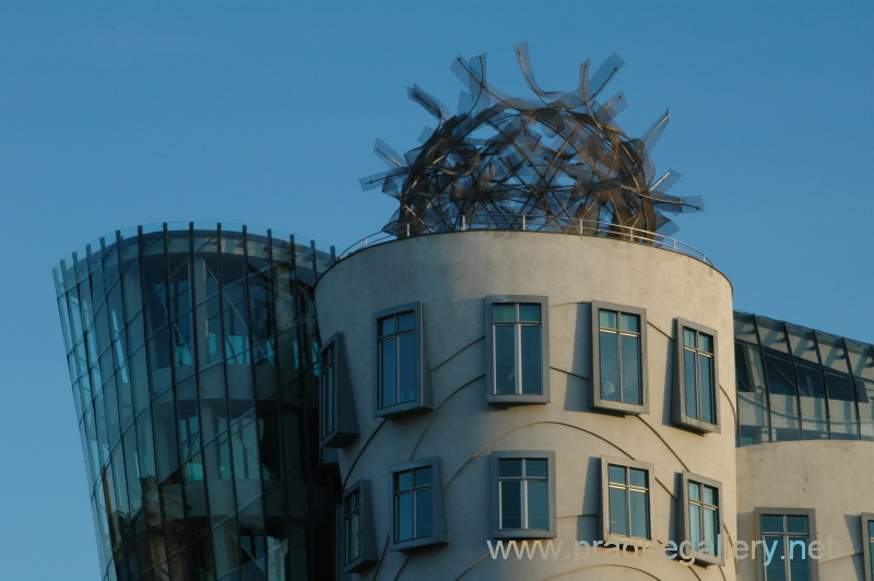 Justin Lee Arch1390: Case Study: Frank Gehry's Dancing House