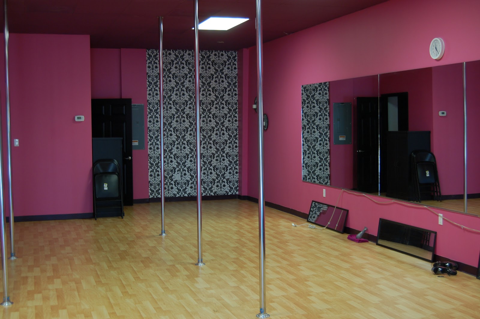 ART-Line: POLE DANCING FOR ONE AND ALL