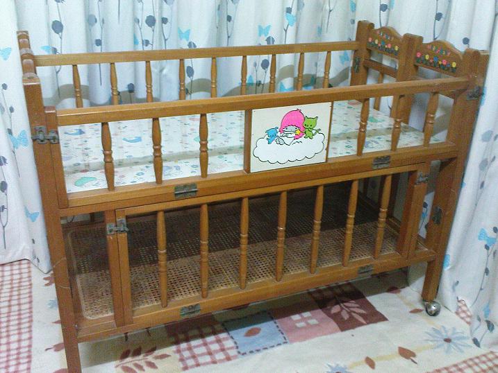 www.strollermania.blogspot.com: JUN10016 baby court kayu solid foldable