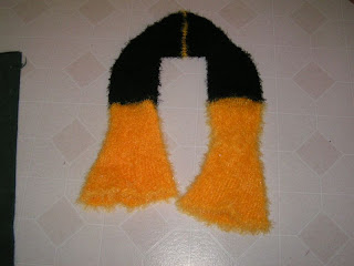 LOOM KNITTING, CRAFTS and WESTIES: start a magic scarf...finally AND IS ...