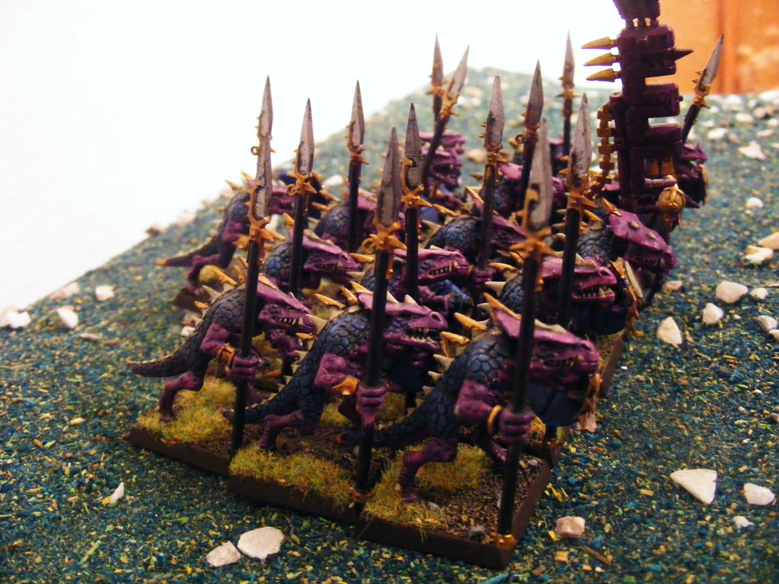 SKYWALKER COMICS: Lizardmen Saurus warriors unit. SOLD!!!!!!