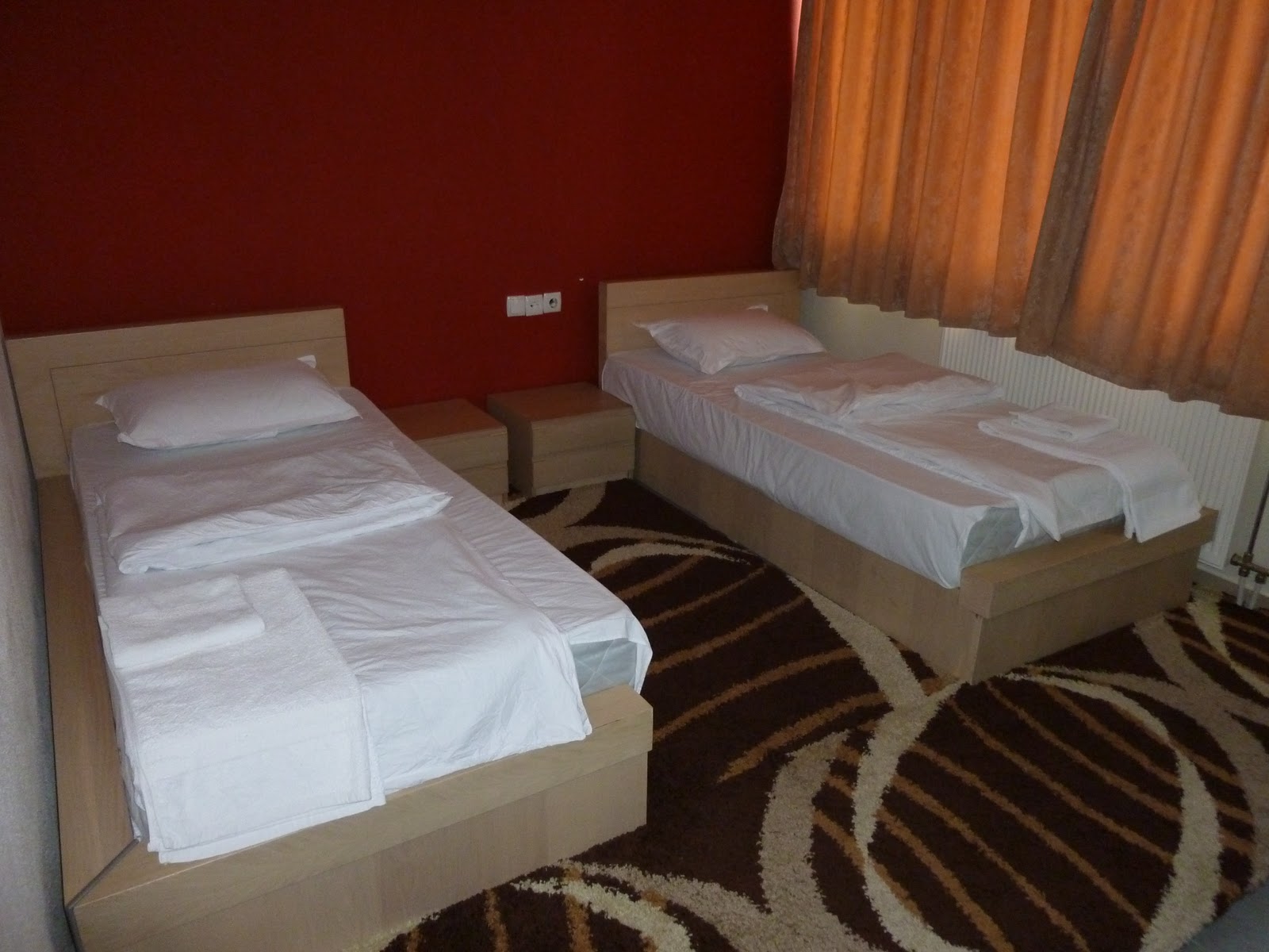 Yoga Kosova: Hotel Solid / Suhareka