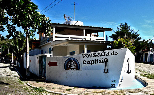 The Presurfer: Ten Recycled Ship Houses