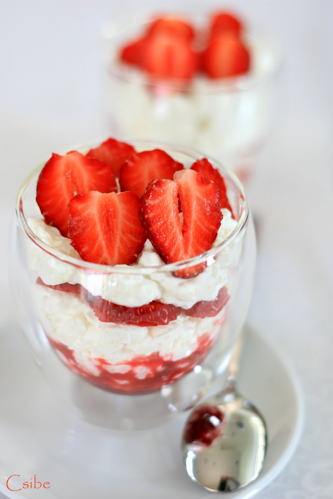 Csibe: Epres tejszínes tejberizs