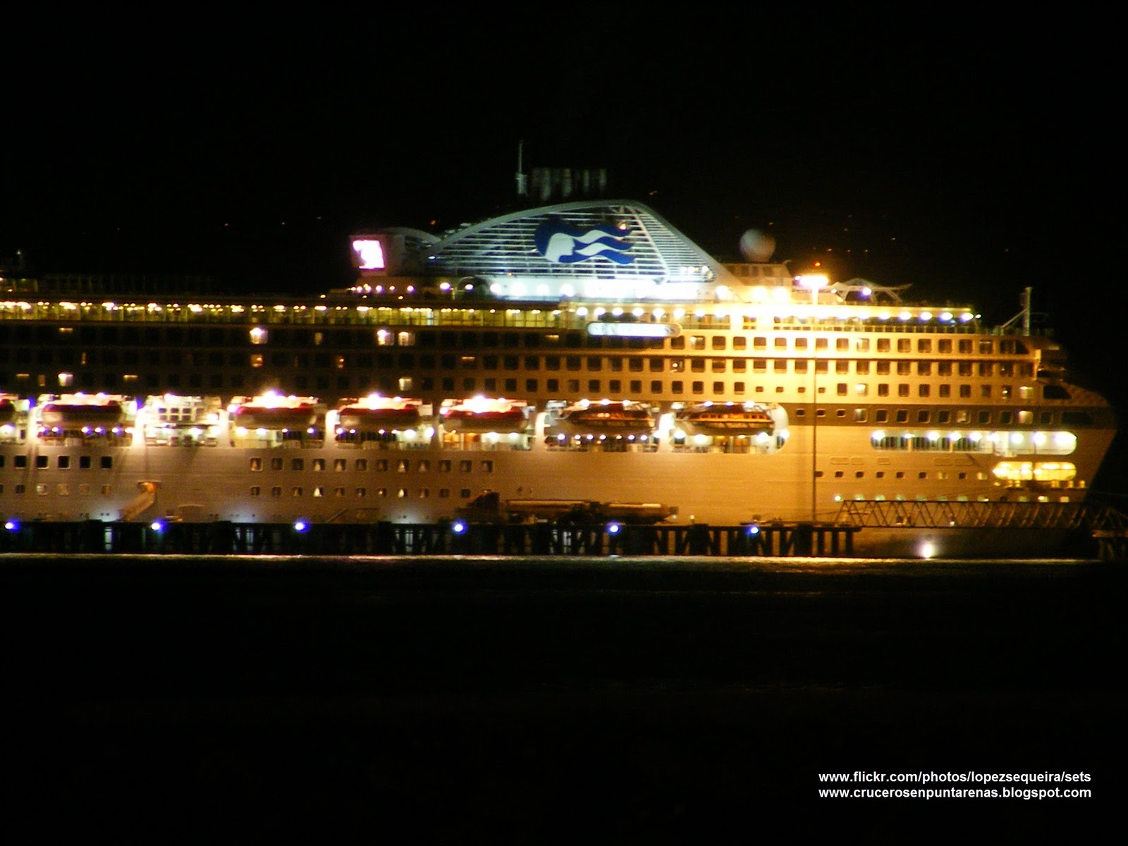 Cruceros en Puntarenas: Fotos de noche del Sea Princess