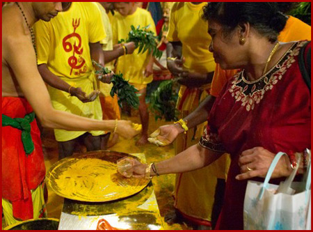 Festivals Around The World: Thimithi Festival