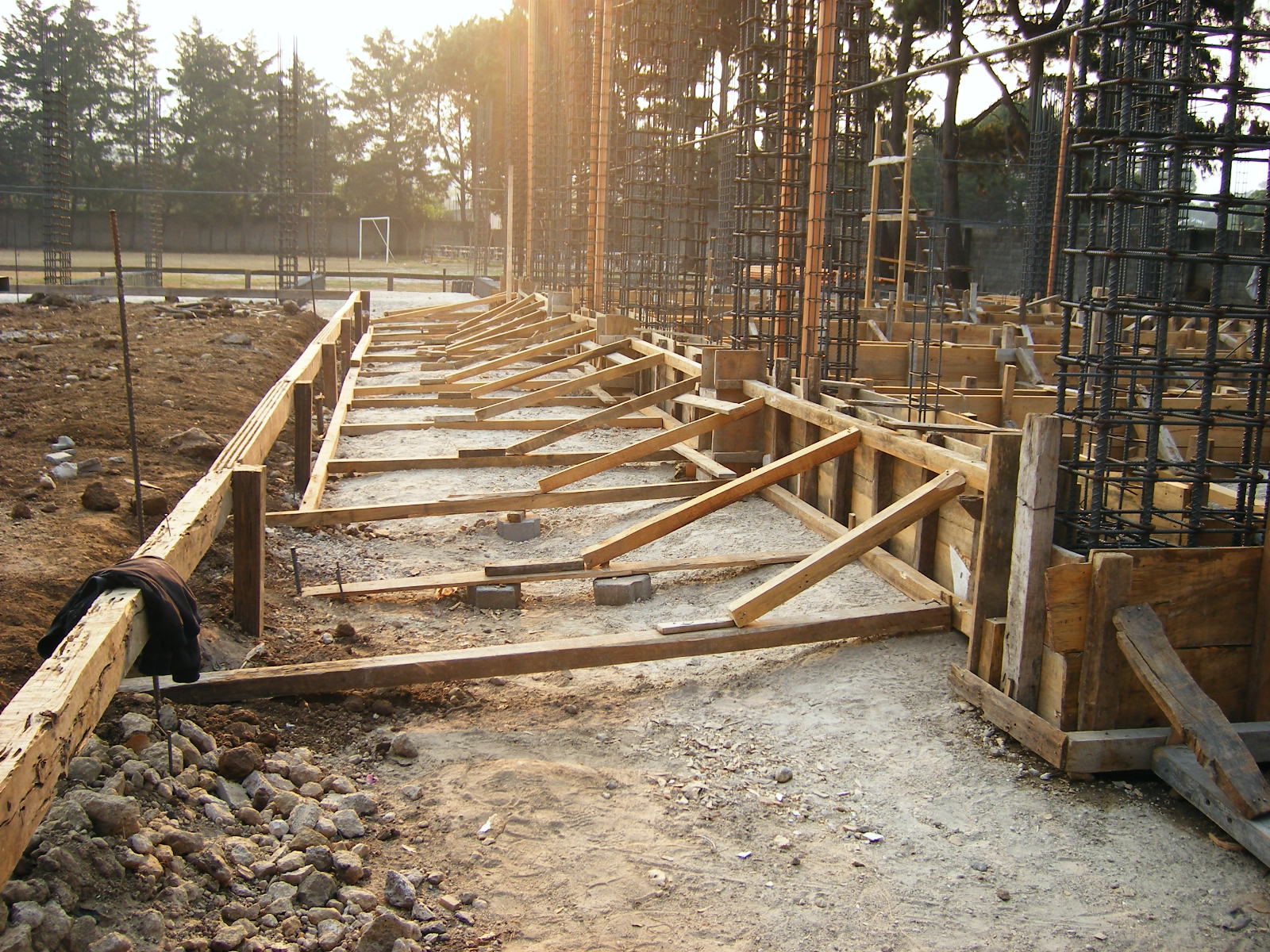 Arquitectura en Guatemala: Formaleta de las Vigas de Cimentacion