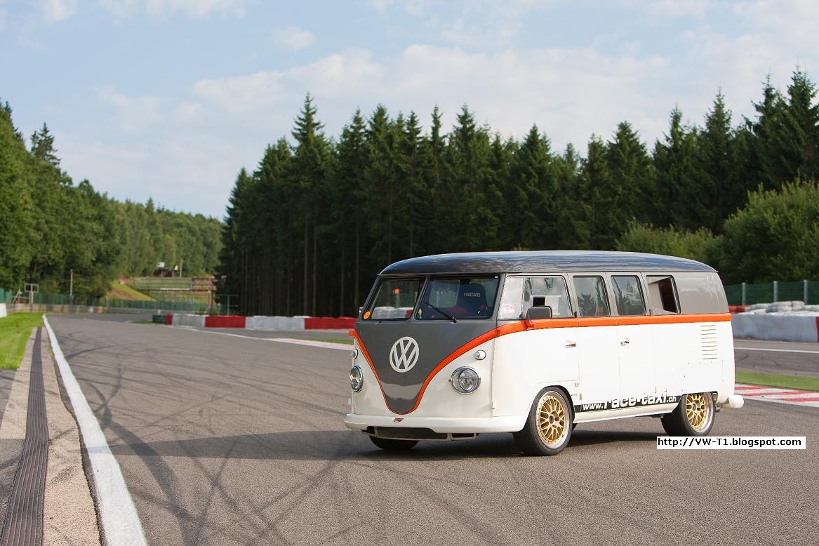 Porsche-T1: VW Bus T1 mit 3,6 Liter Porsche 993 Turbo Motor