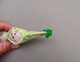 that artist woman: Pea Pod Buddies