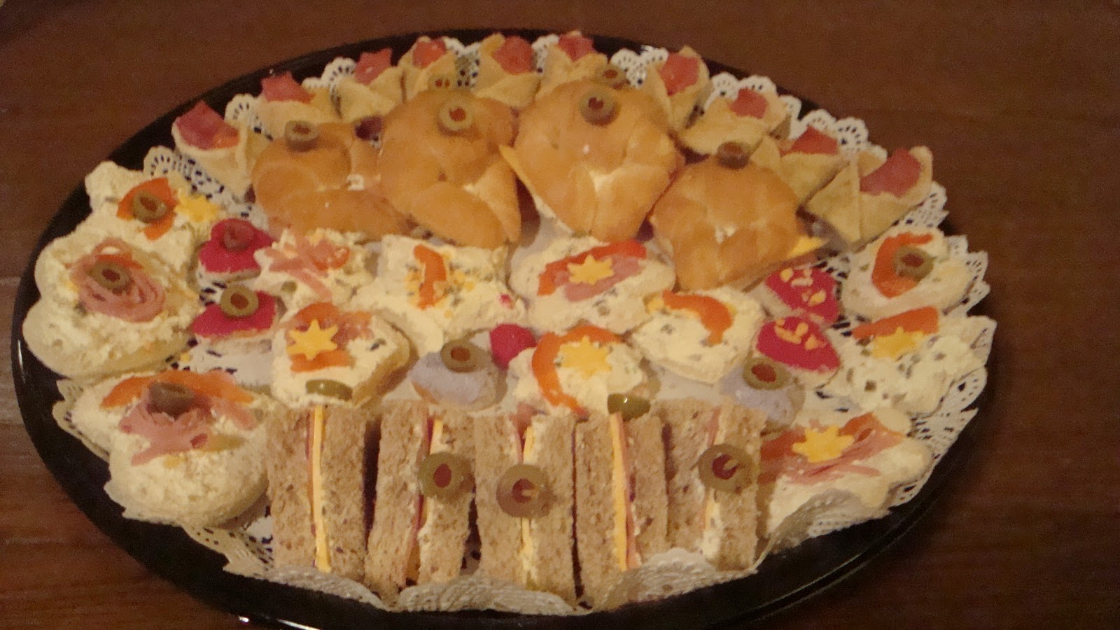tuttifrutti arreglos frutales y fuentes: CANAPES, BOCADILLOS ...