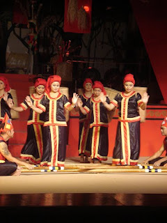 multiple cultural in Malaysia: Bidayuh Traditional Dance