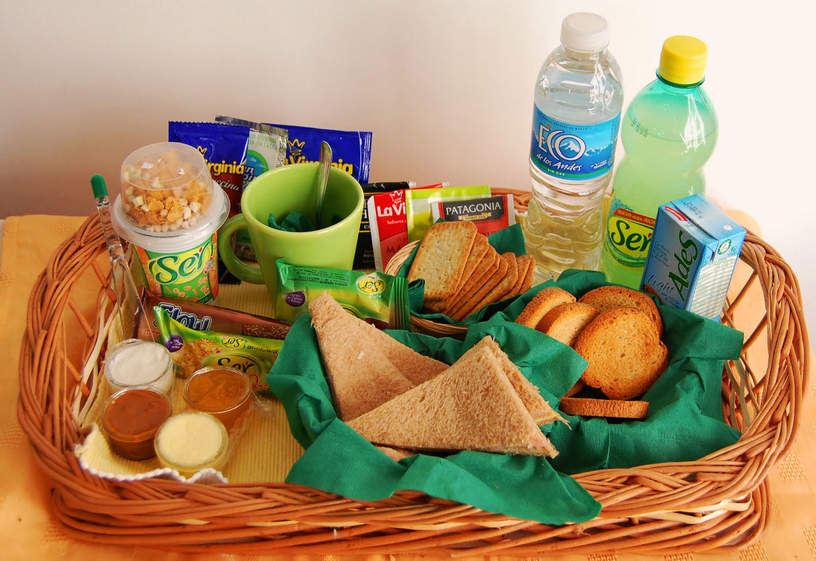 Desayunoconvos: DESAYUNO LIGHT $ 155