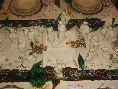Carola Nativity Gallery: Tablescape Tuesday – Nativity Centerpiece