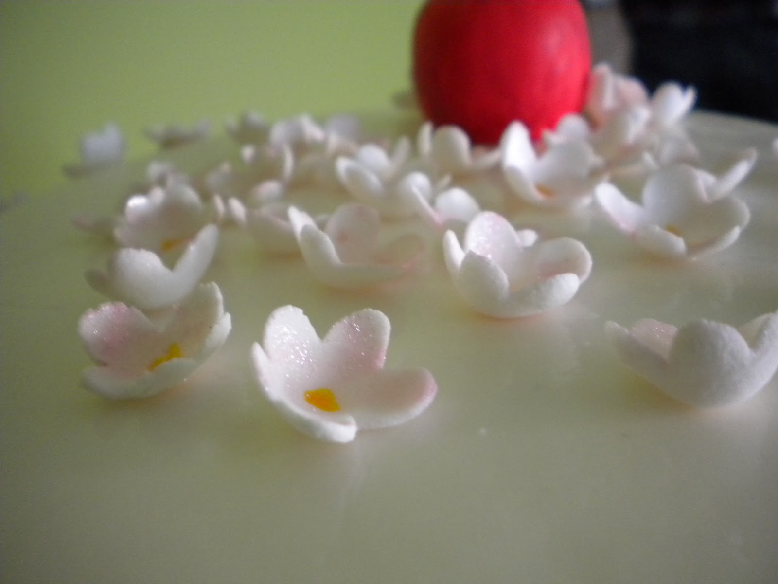 Sweet N Pink..............: Apple Blossom Cake