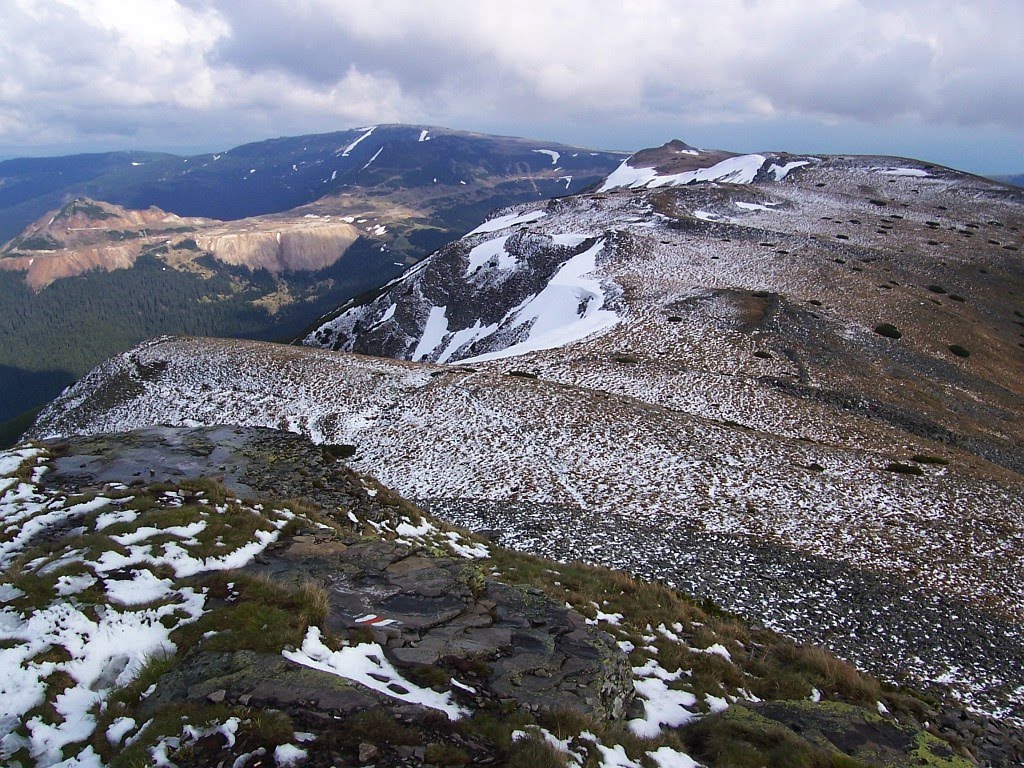 Cariera de sulf din Munţii Călimani: 1.3. RELIEF