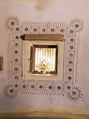 artnlight: The mud mirror homes of Gujarat