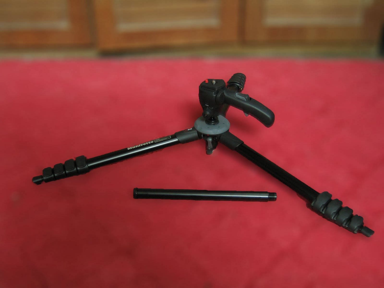 kufaiz's archive: Tripod: Manfrotto 785B vs. Ambico V0556