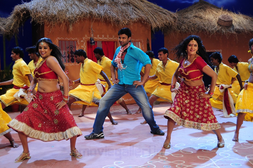 Sumanth Vimala Raman Priyamani Hot Raaj Movie Stills, Photo Gallery ...