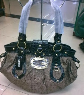 FAKE VS REAL WHICH IS BETTER: HOW TO SPOT FAKE GUESS HANDBAGS