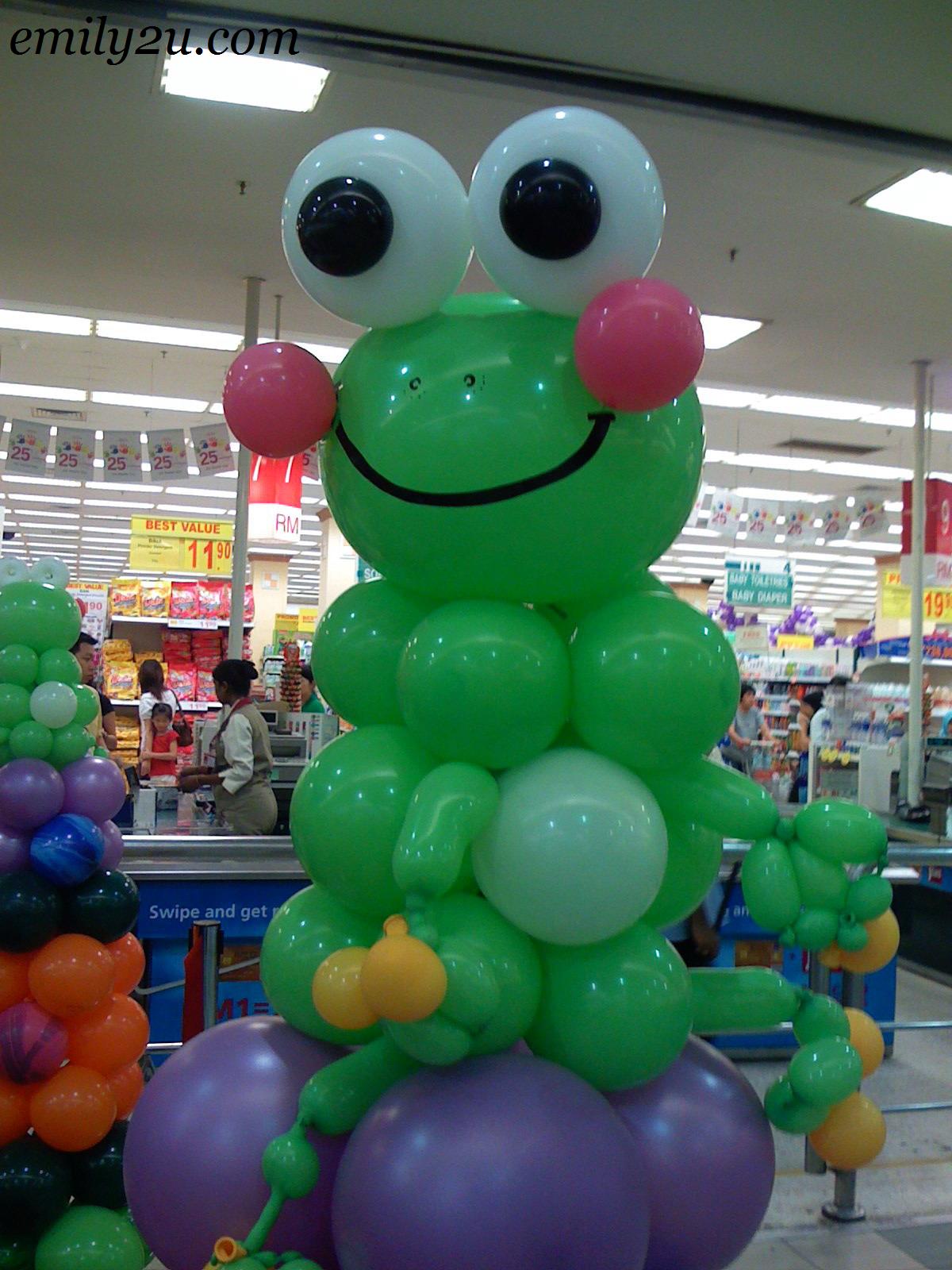 Bee & Frog Balloon Sculptures | From Emily To You
