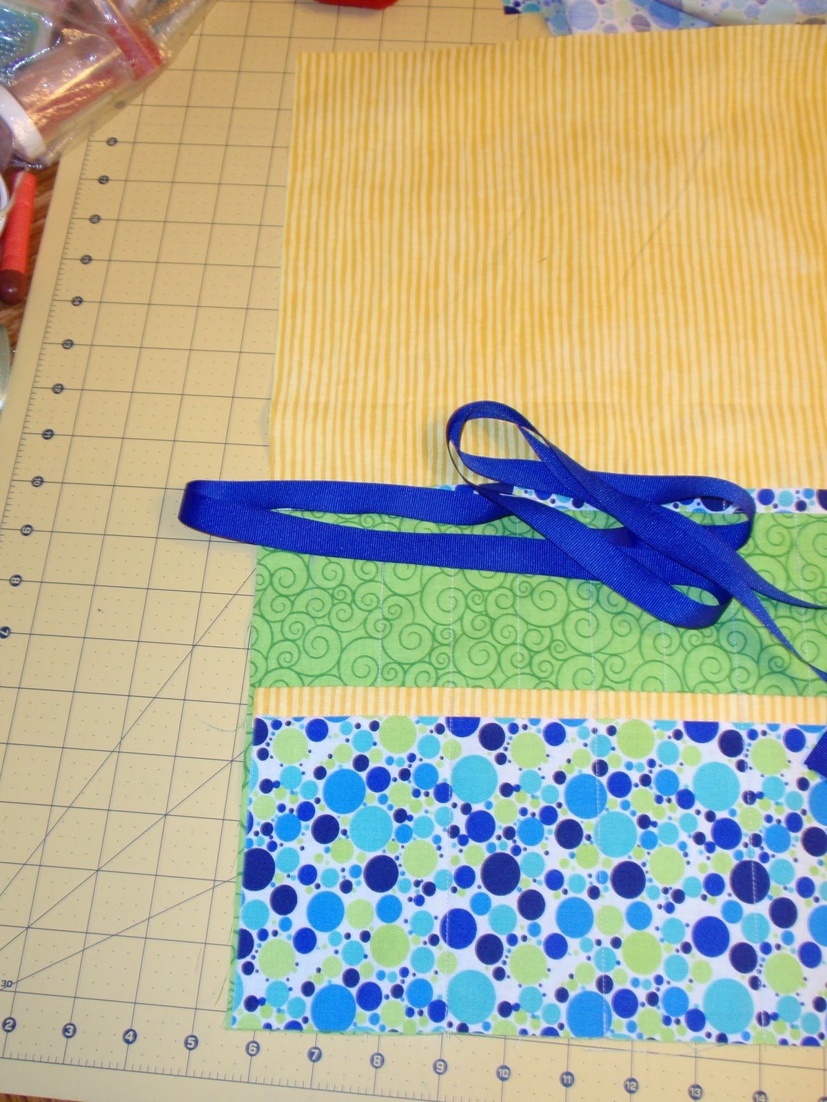 Diary of a Crafty Lady: Knitting Needle Roll up Holder - Tutorial