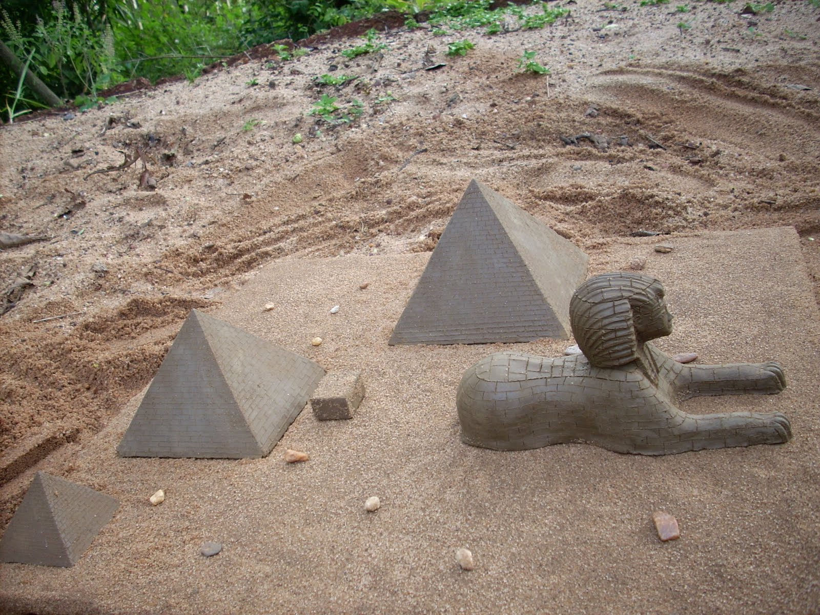 vikky animations: Pyramid - Sand sculpture