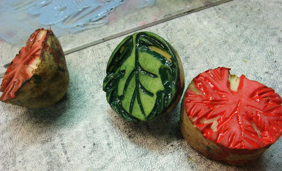citings: Potatoes + linocut tools = potato printing fun!