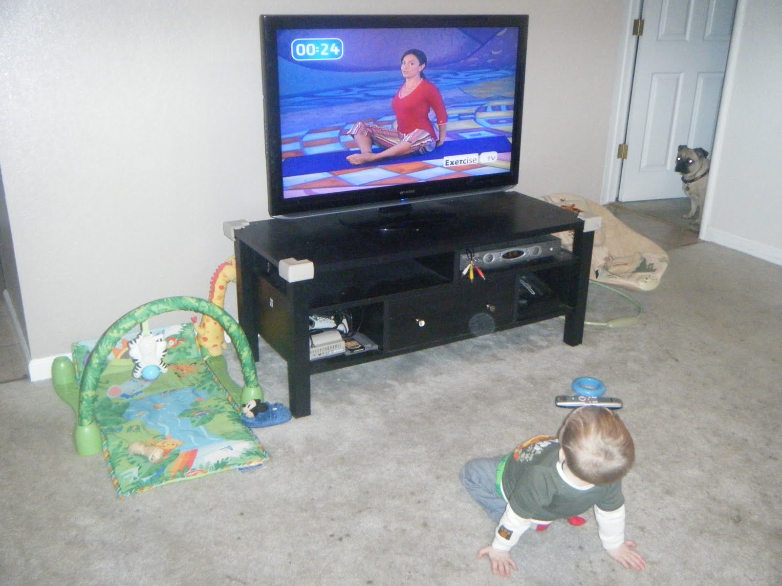 The Munro family updates: Yoga with Nina