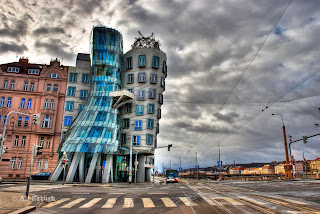 Wilson Le - ARCH1390: Frank Gehry - Dancing House (Case Study)