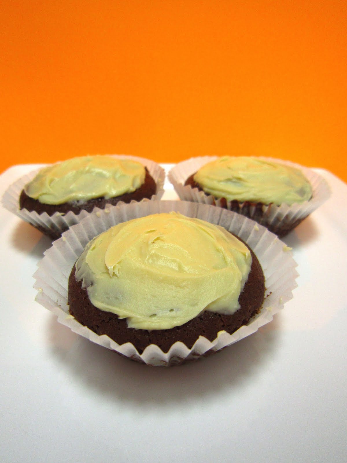 Noms I Must: Brownie Buttons