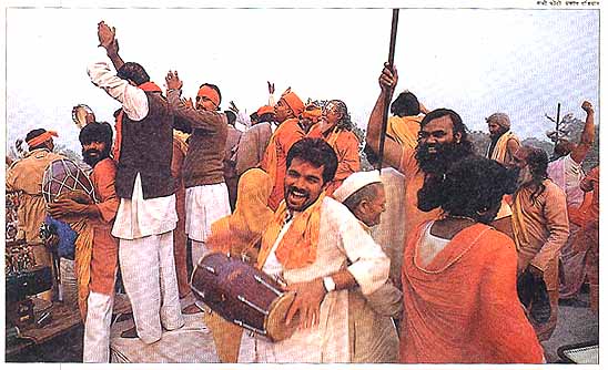 HINDU JAGRAN MANCH (हिन्दू जागरण मंच): ढांचे की पूर्णाहुति:: :: 6 ...