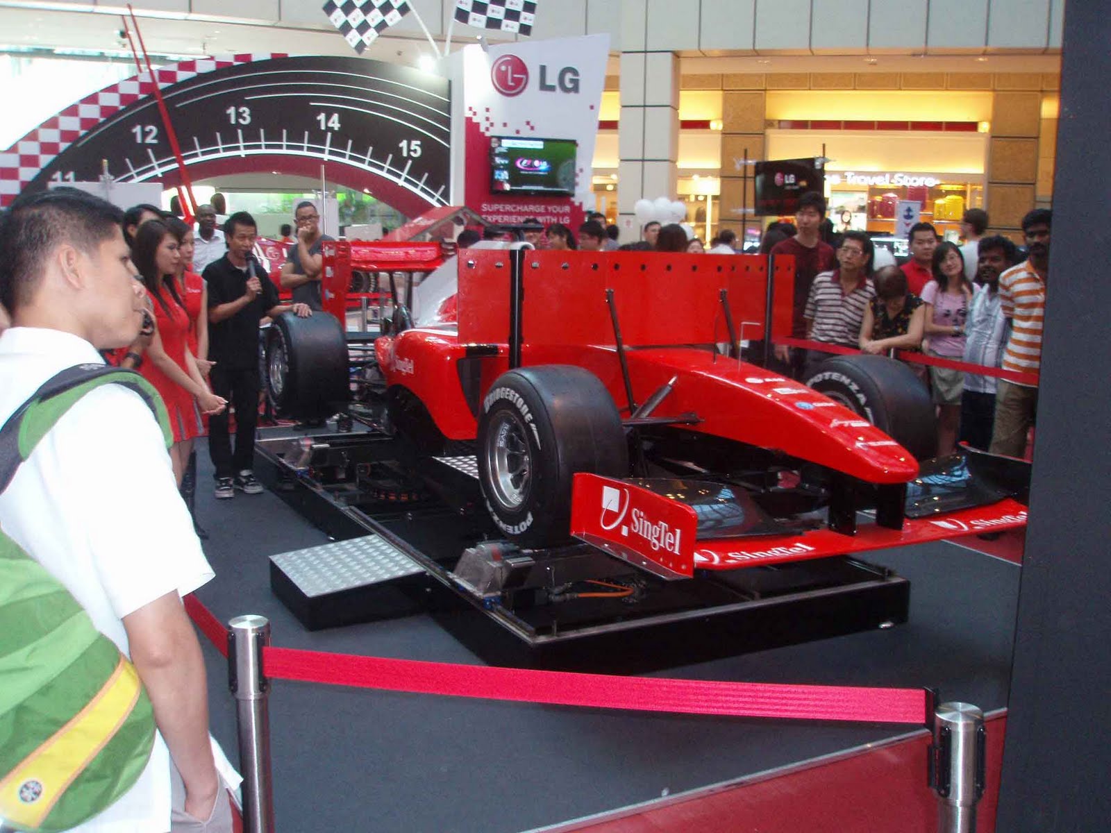 HS HOBBY: Singtel and LG F1 Promotion
