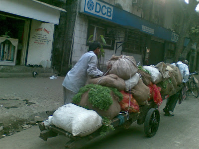 Mumbai Mania!!: Hathgadi's Of Mumbai!! (handcarts)