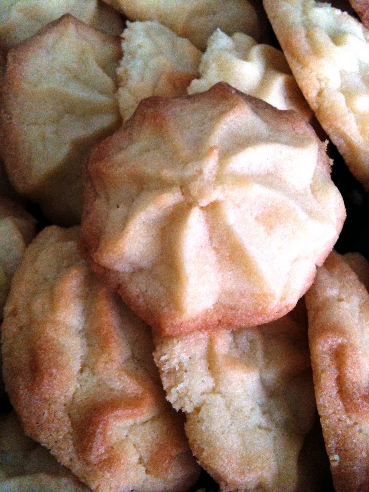Mama Bea: Piped Butter Biscuits