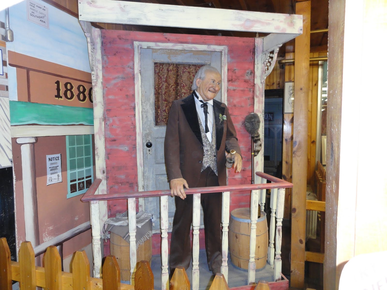 BlessOurVoyage - Tales of the McMillans' Travels: Wall Drug in Wall ...