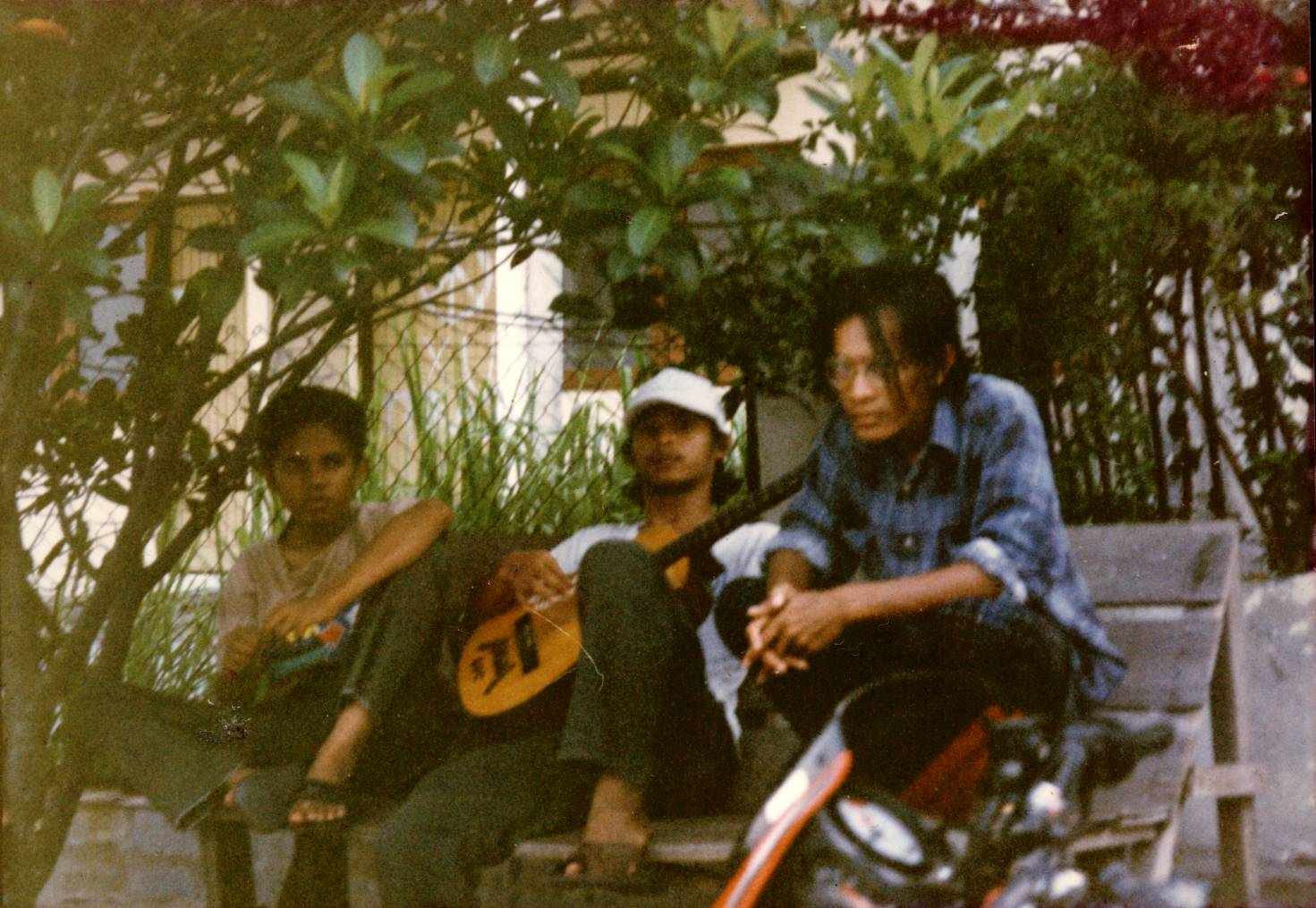 sosial: BUDAYA GEJALA LEPAK