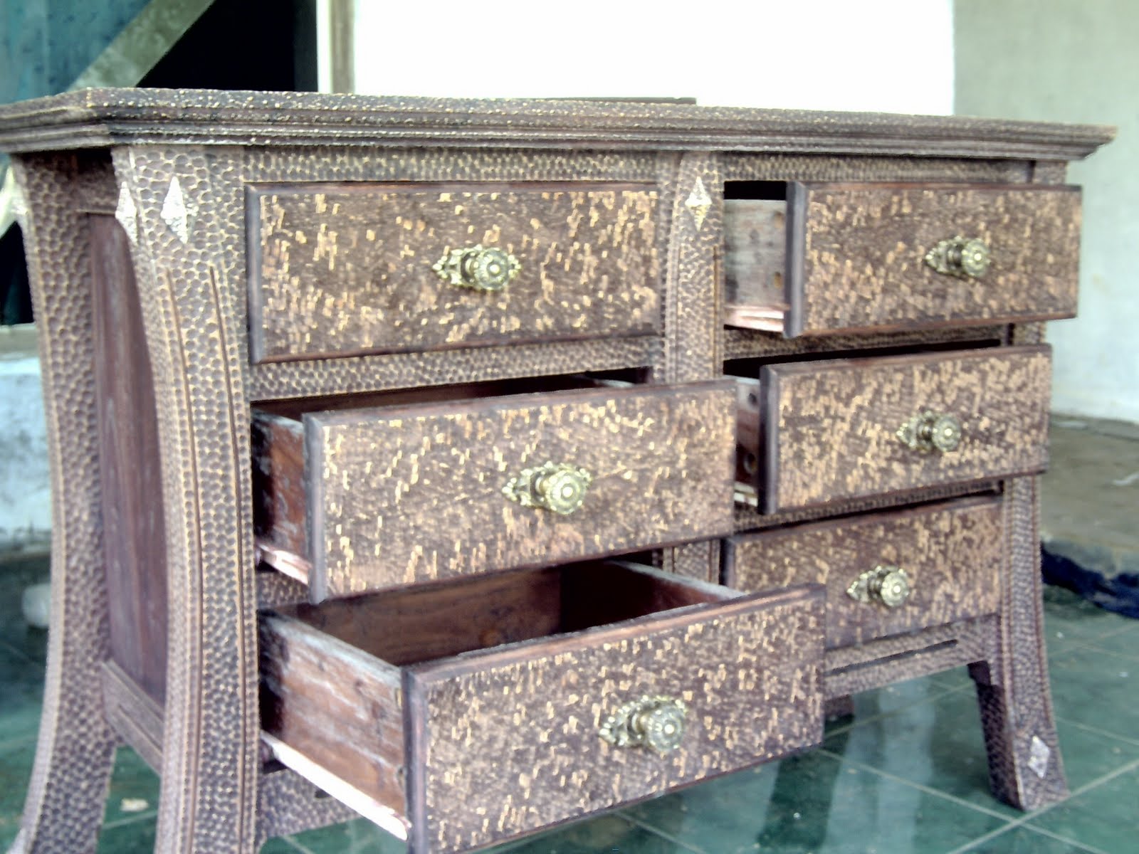 ESTRI ART: ALMARI ANTIK