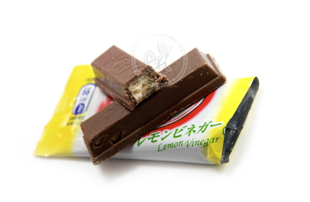 ekiBlog.com: LE Kit Kats review :3
