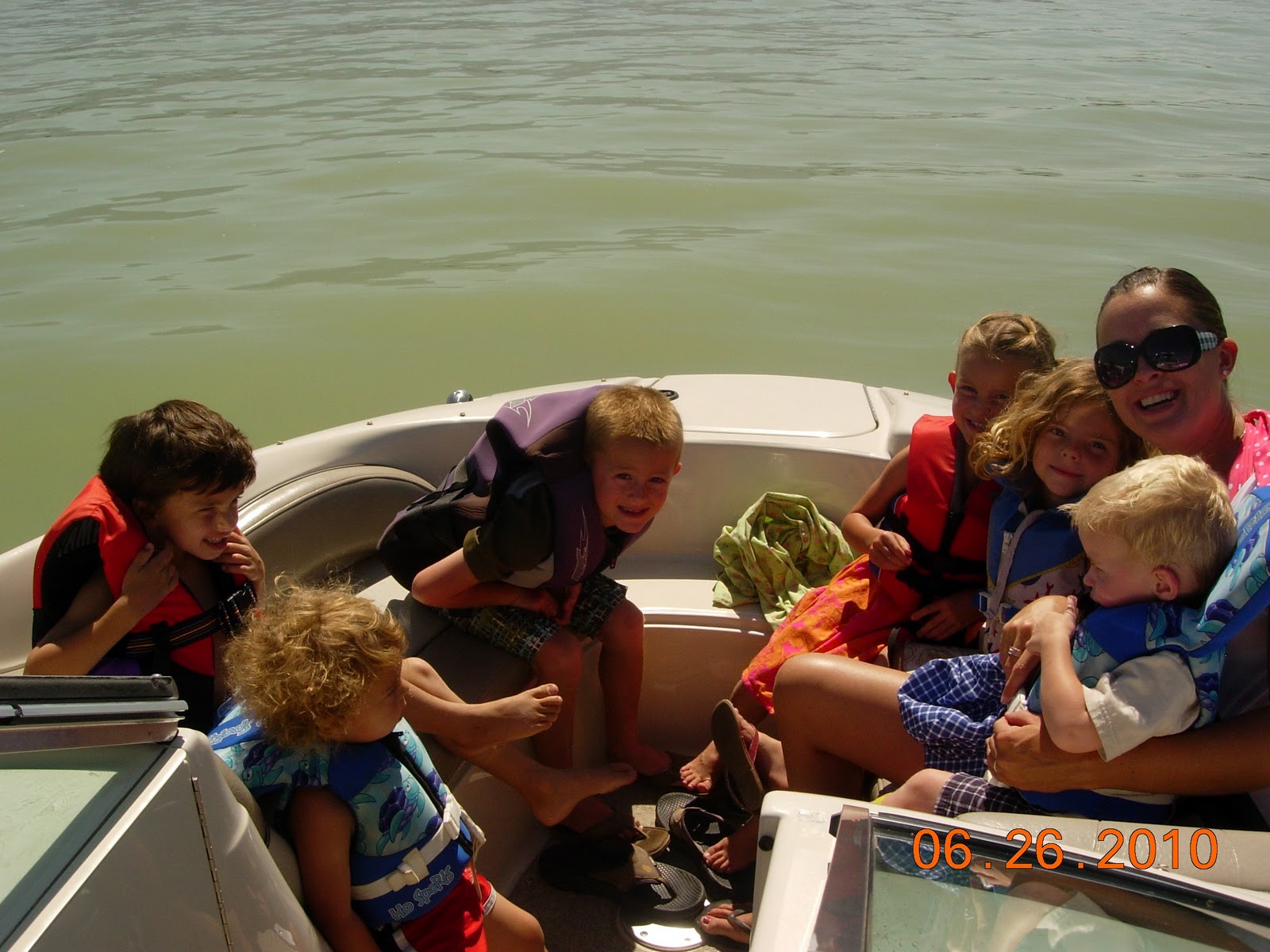 WALL FAMILY: A fun day of Boating!