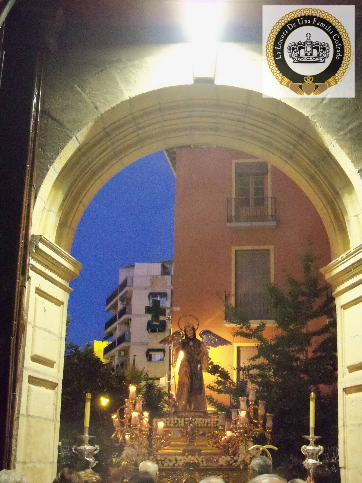 San Rafael de Granada, procesión por las calles de su barrio...