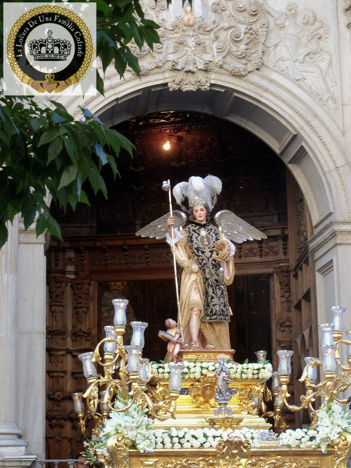 San Rafael de Granada, procesión por las calles de su barrio...