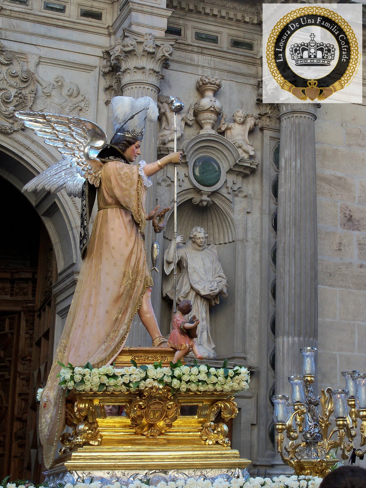 San Rafael de Granada, procesión por las calles de su barrio...