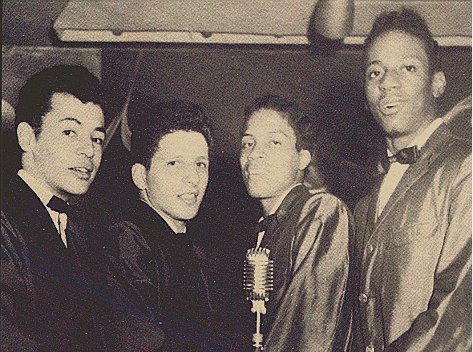 WHITE DOO-WOP COLLECTOR: JOHNNY MAESTRO & THE CRESTS