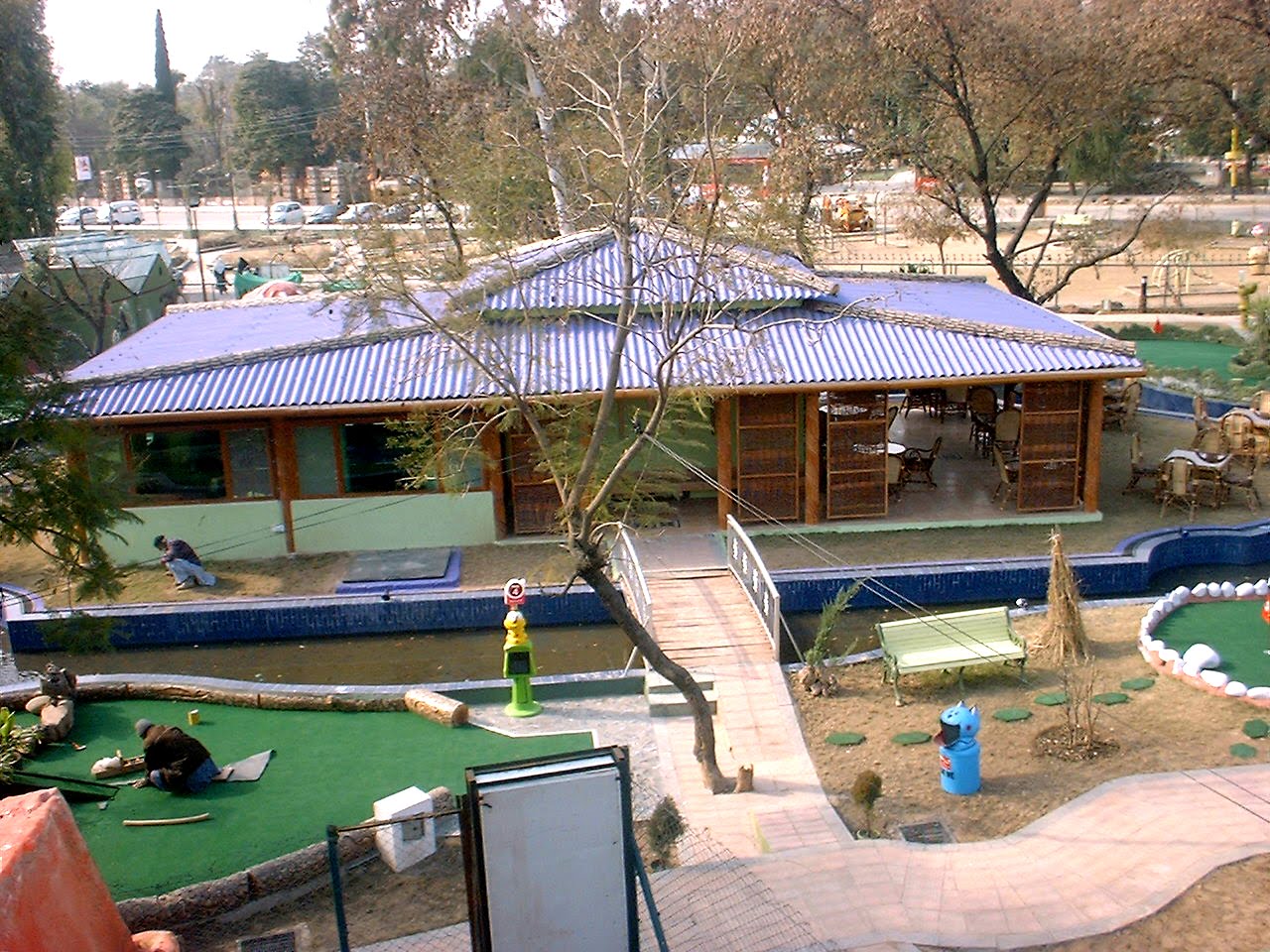 Jungle World Theme Park & Zoo: Mini Golf Course/Red Onions